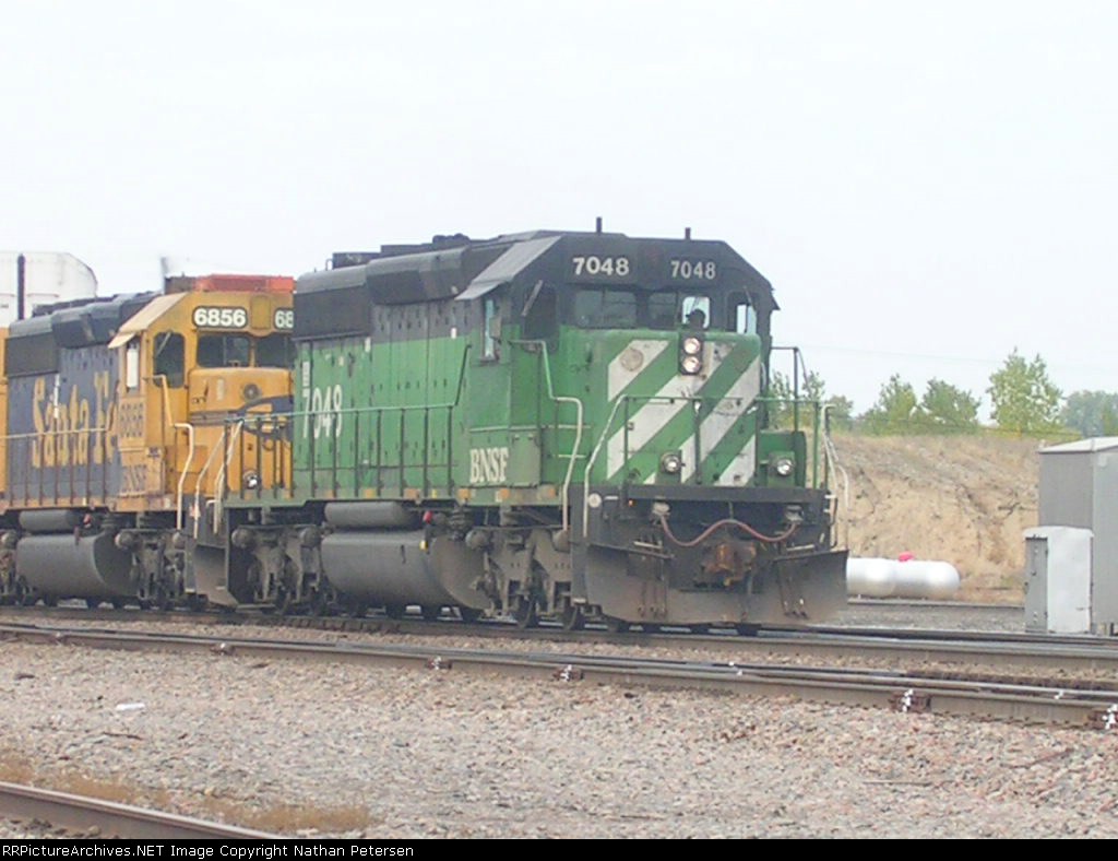 BNSF 7048